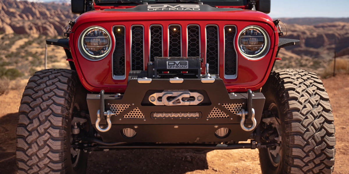 Assembling a complete Jeep recovery kit