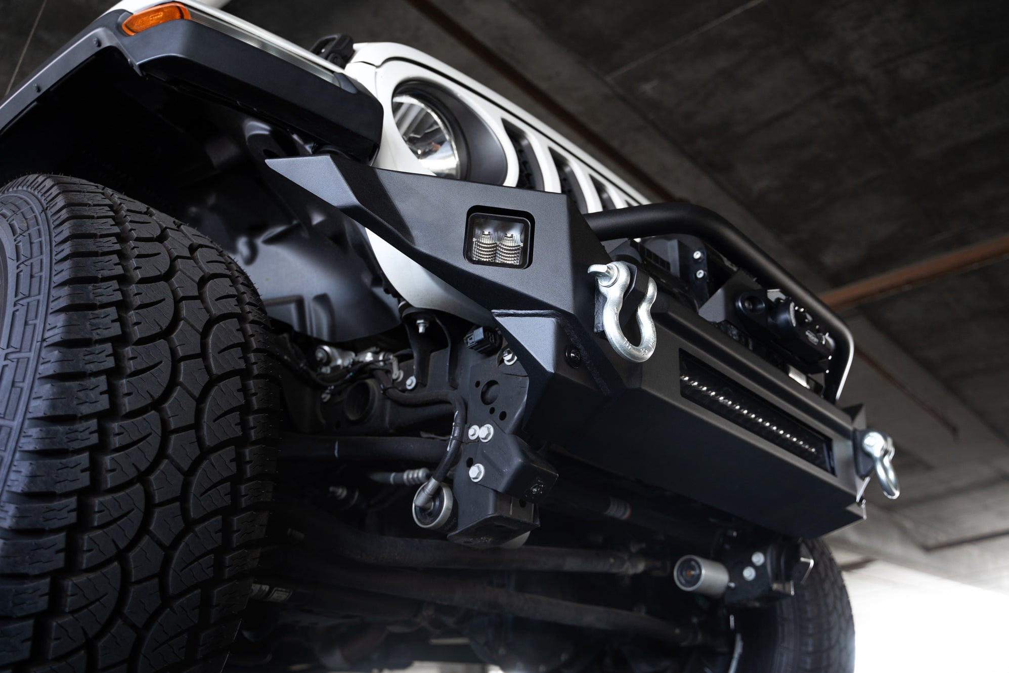 Gladiator JT & Wrangler JK/JL Mid-Width Winch Front Bumper | FS-7