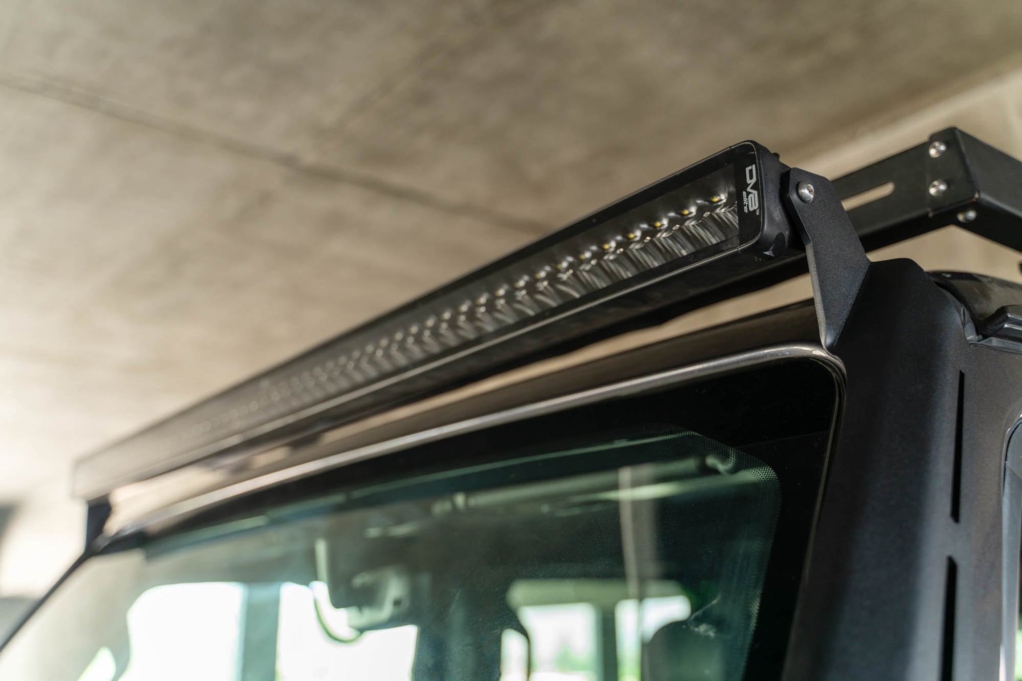 Gladiator JT & Wrangler JL Light Bar Mount | Over Windshield