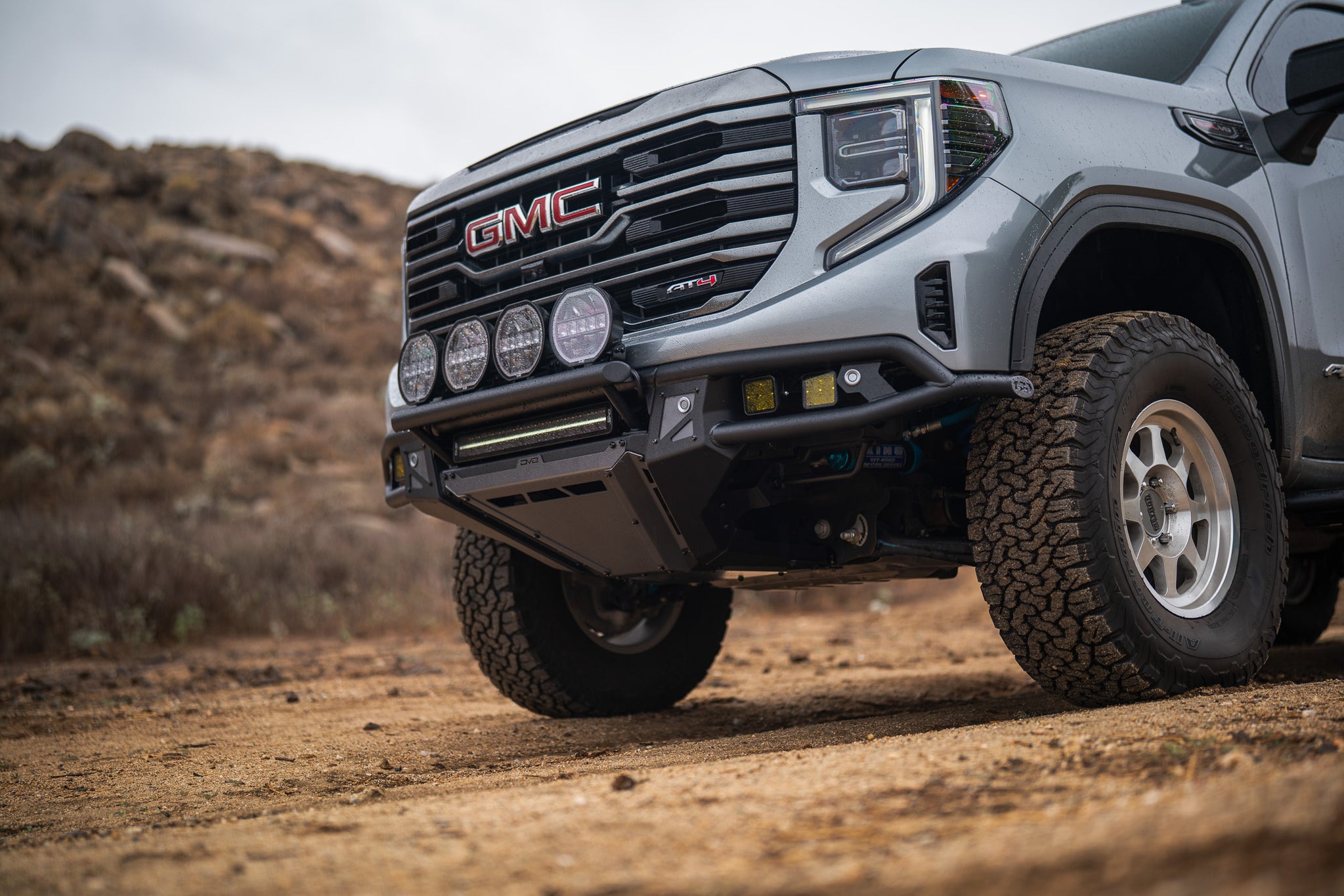 2022+ GMC Sierra Tube Front Bumper