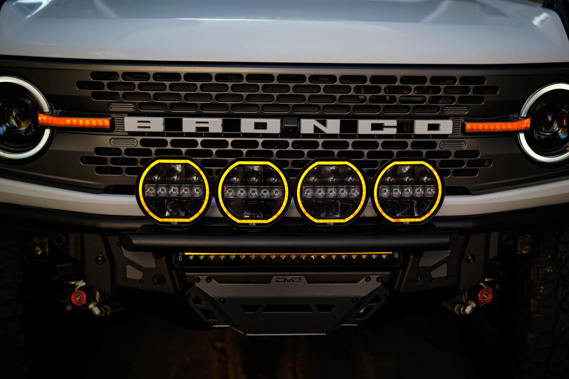 7” Round Light w/ Accent Light | Halo Elite Series | DV8 Offroa
