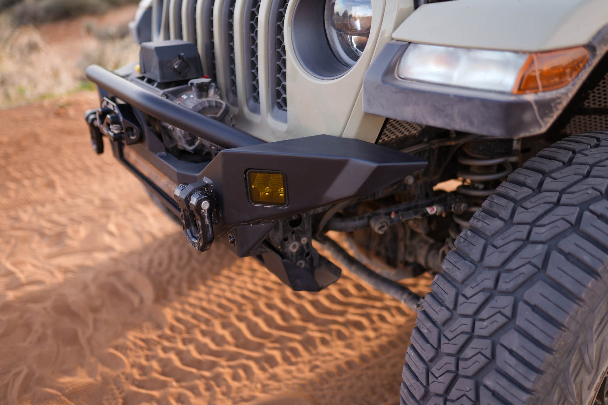 Gladiator JT & Wrangler JK/JL Mid-Width Winch Front Bumper | FS-7