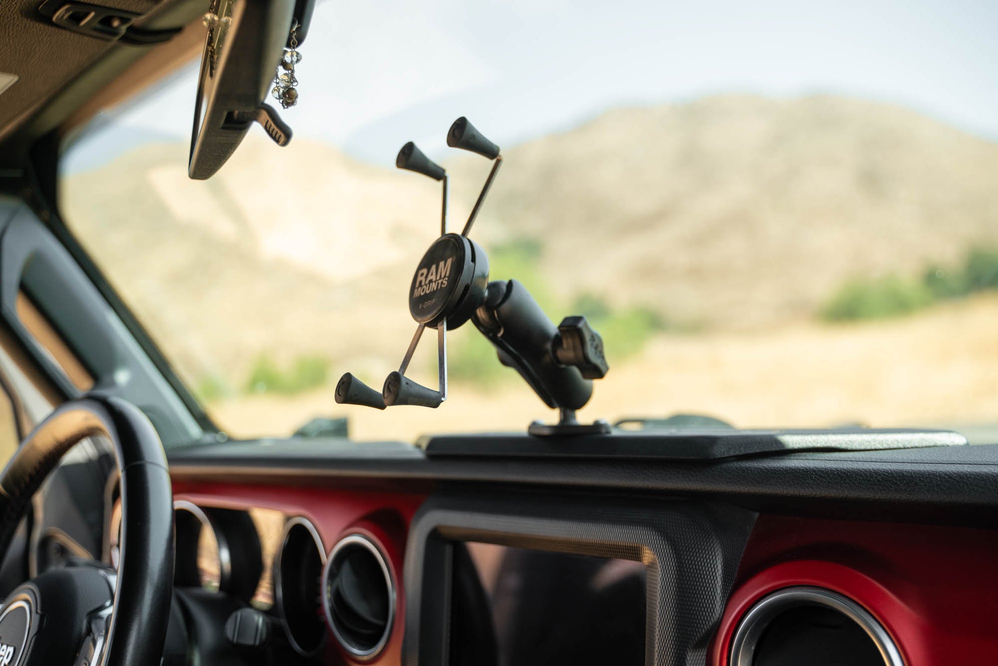 Wrangler JL & Gladiator JT Device Dash Mount | DV8 Offroad