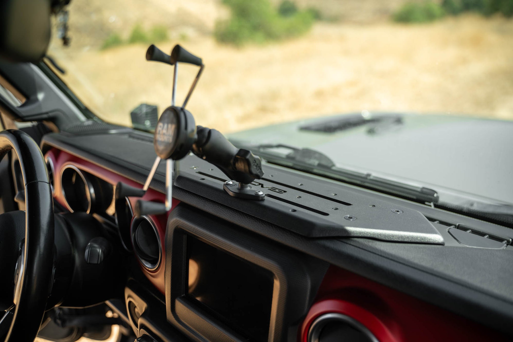 Wrangler JL & Gladiator JT Device Dash Mount | DV8 Offroad