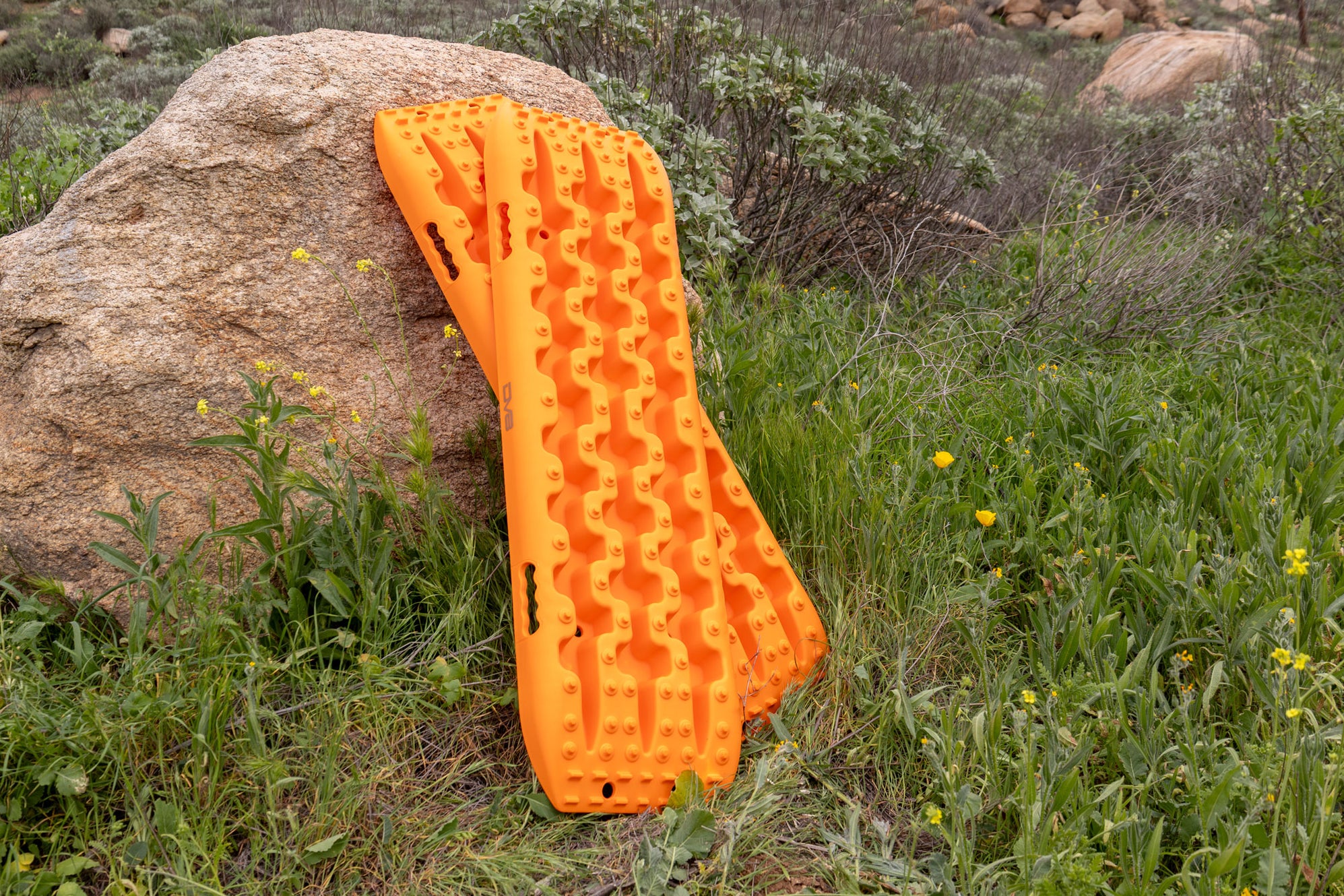 DV8 Xtract Off-Road Tractions Boards | Black, Tan, or Orange