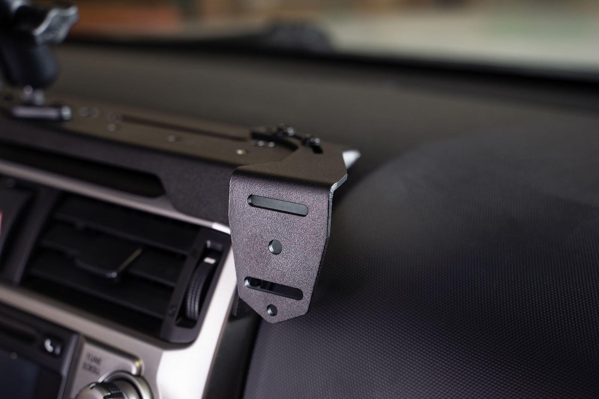 5th Gen 4Runner Digital Device Dash Mount | DV8 Offroad