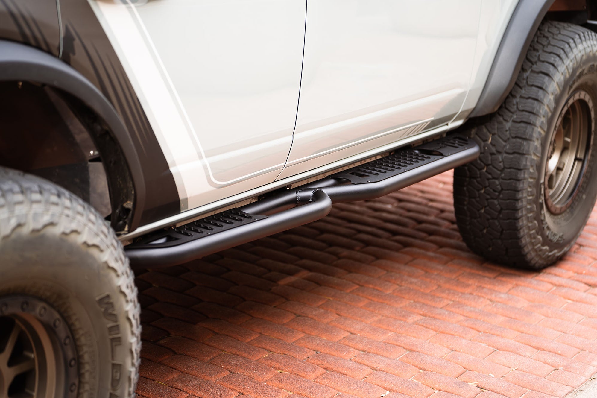 2021-2024 Ford Bronco Side Steps | DV8 Offroad