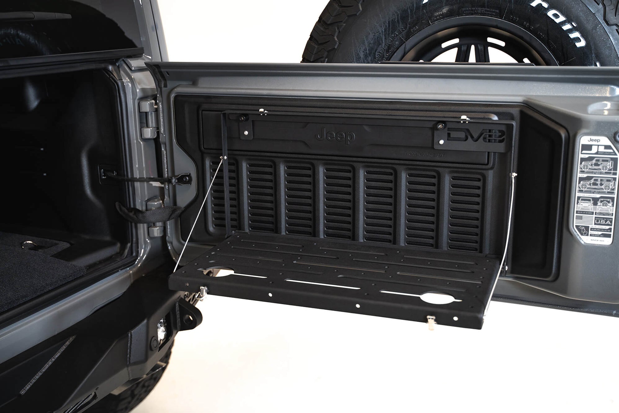 Jeep Wrangler JL Folding Trail Table | DV8 Offroad